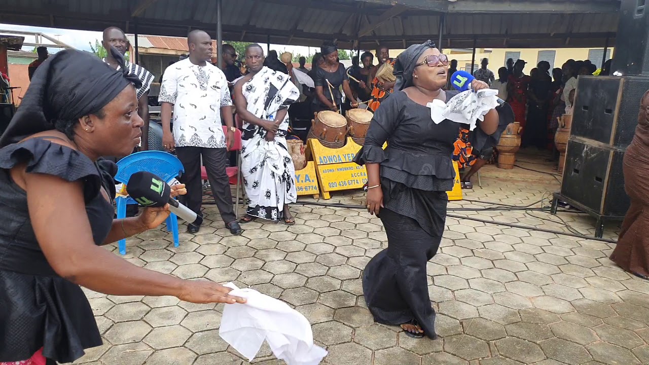Beautiful Adowa performance at Kwahu Tafo - YouTube
