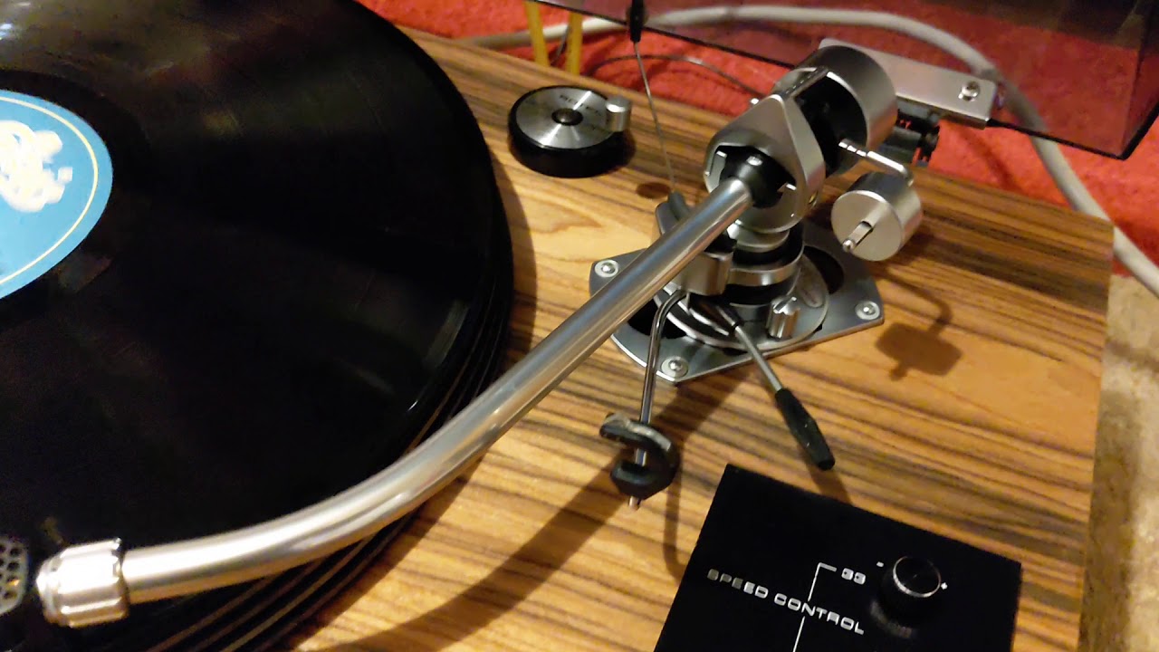 Rotel RP-3000 American Walnut veneer,sme 3009 tonearm - YouTube
