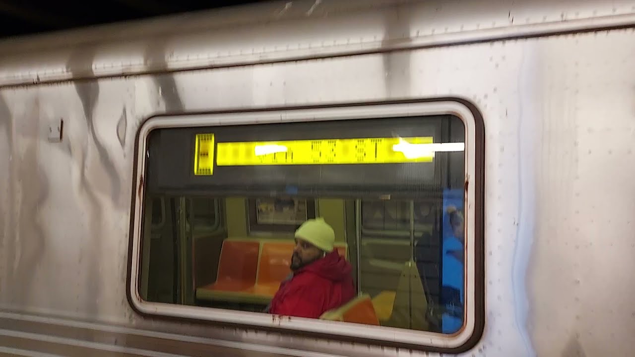 NYC Subway: R46 (E) Train at Lexington Avenue-63 Street Station - YouTube