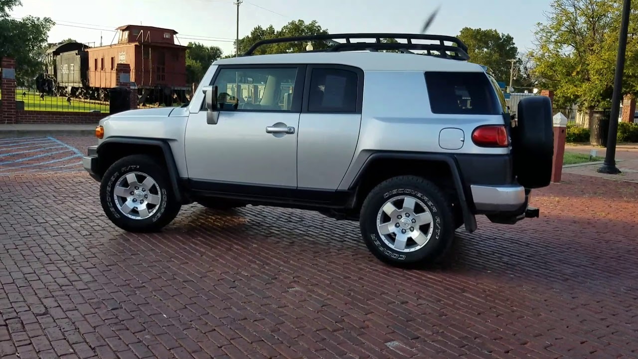 2007 Toyota fj cruiser 4x4 stick shift 6 speed - YouTube