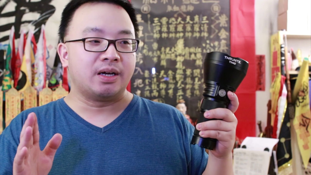 Thrunite TN42 1.5km King of Throw Flashlight Review (With TN40 ...