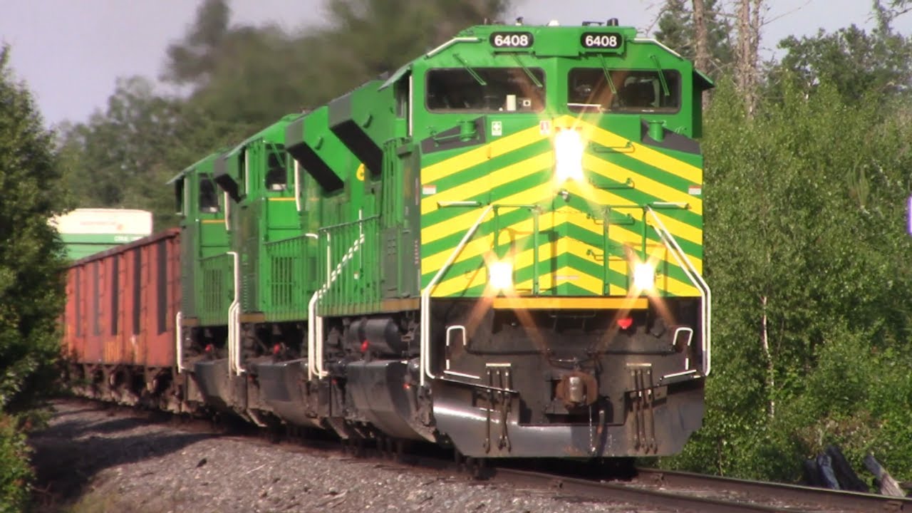 Very Long Freight / Stack Train NBSR 121 Slowly Passing Rooth, NB - YouTube