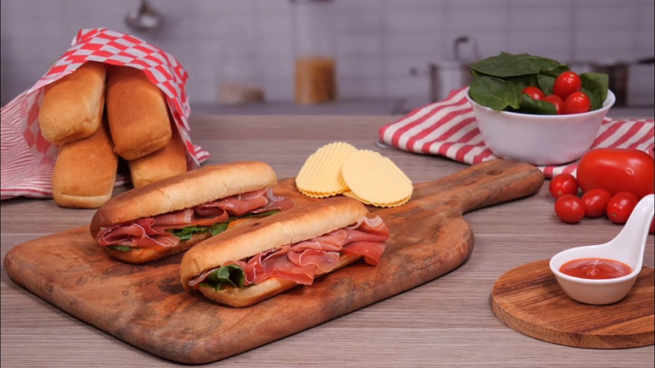 H-E-B SHOWTIME | HOT DOGS MEDITERRANEOS - YouTube