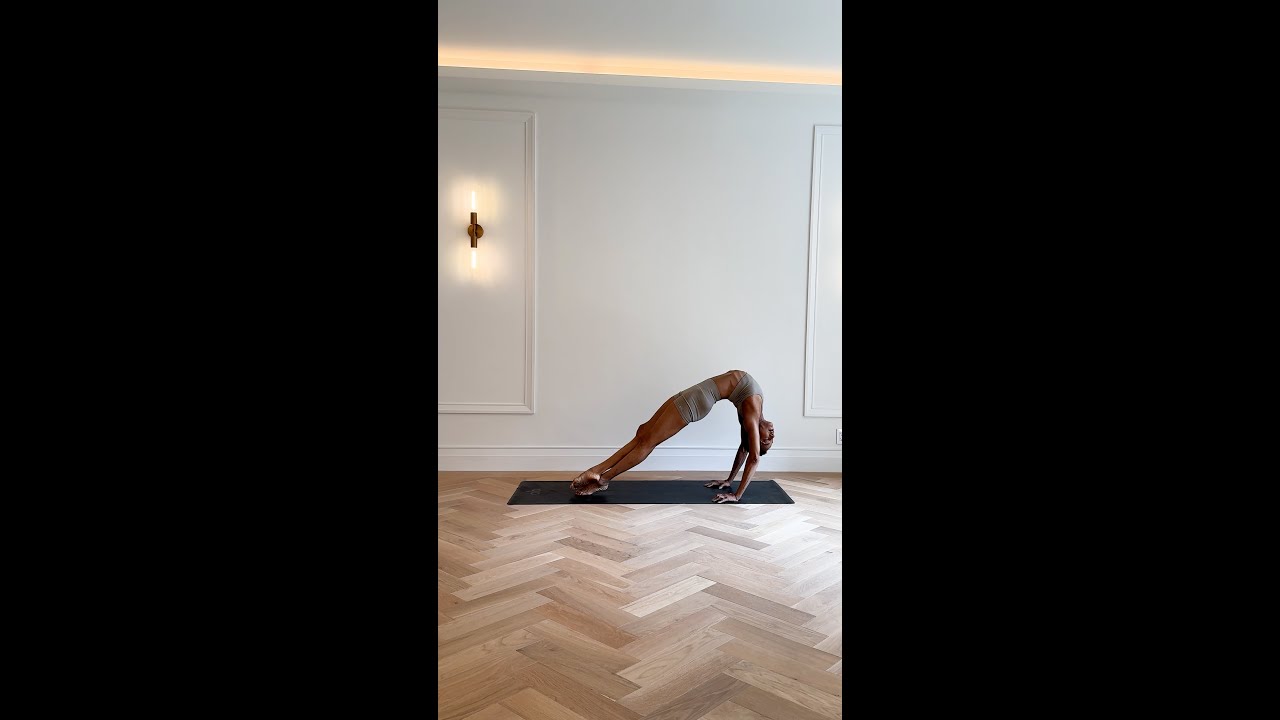 Short Morning Yoga Flow - YouTube