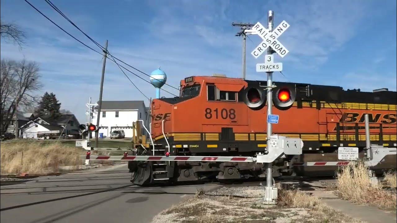 BNSF 5928 East in Wyanet, IL 11/14/22 - YouTube
