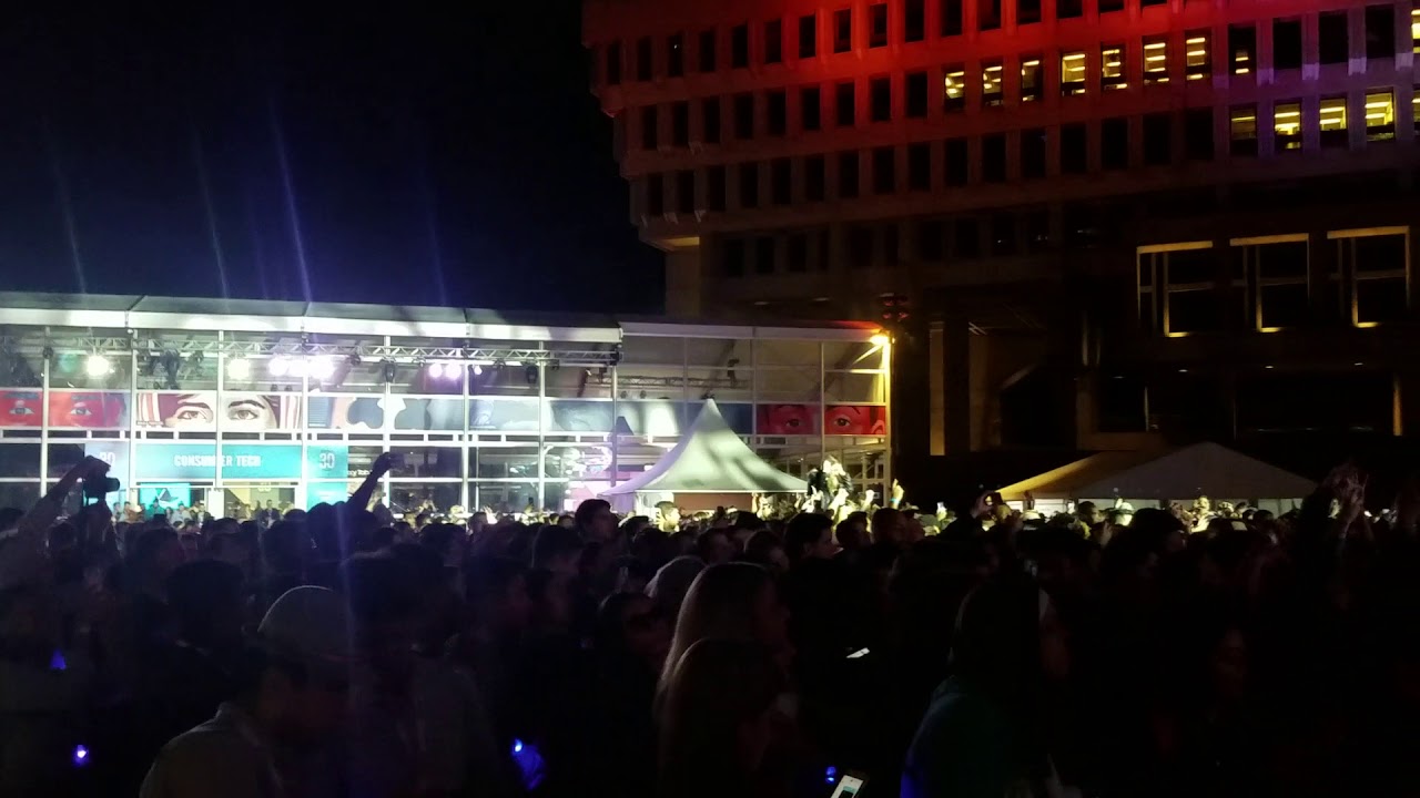 Marshmello Fans Going Crazy at Forbers 30 under 30 Summit in Boston ...