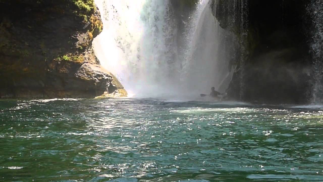 Extreme Kayaking Lower Falls Lewis River 720P - YouTube