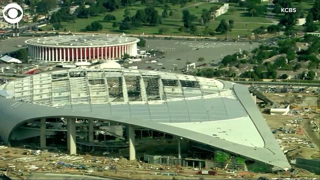 WEB EXTRA: Crane Collapse At Stadium Construction Site - YouTube