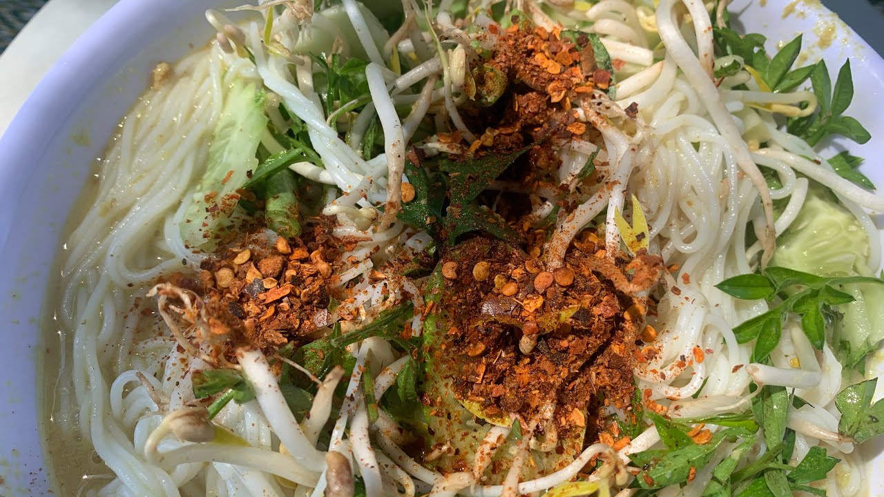 Cambodian street food @ Angel Cruz park in Stockton - YouTube