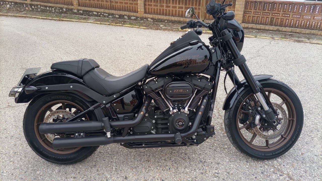 Harley Davidson SOFTAIL LOW RIDER 2020 - YouTube