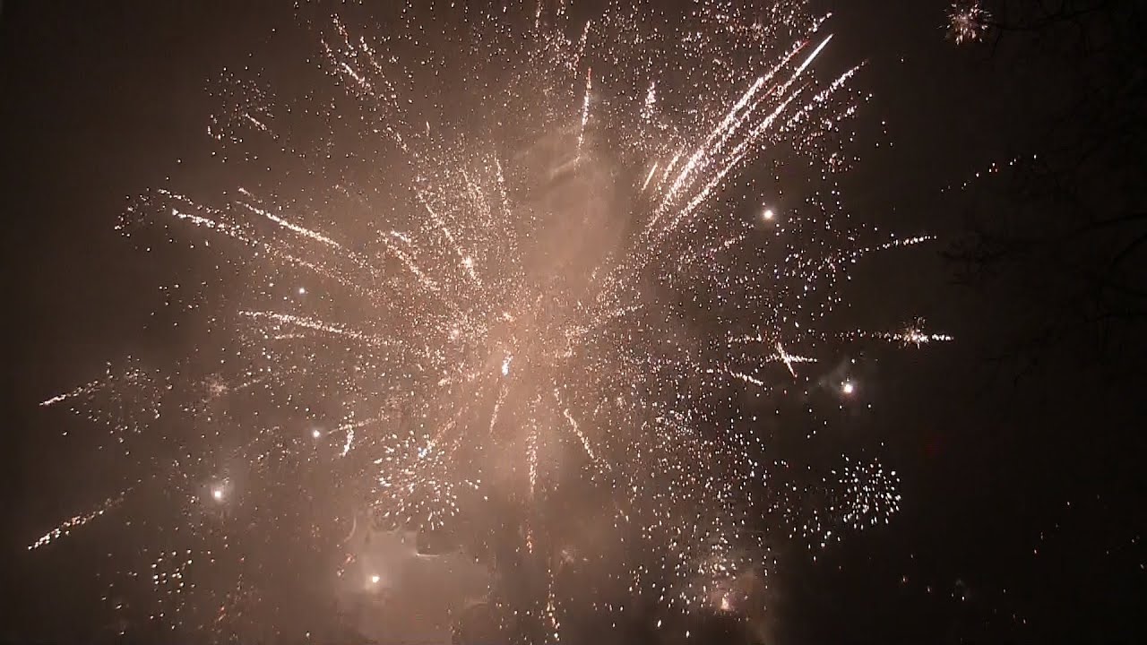 SR Pyro Mega pata Uusivuosi 2020-21 - YouTube