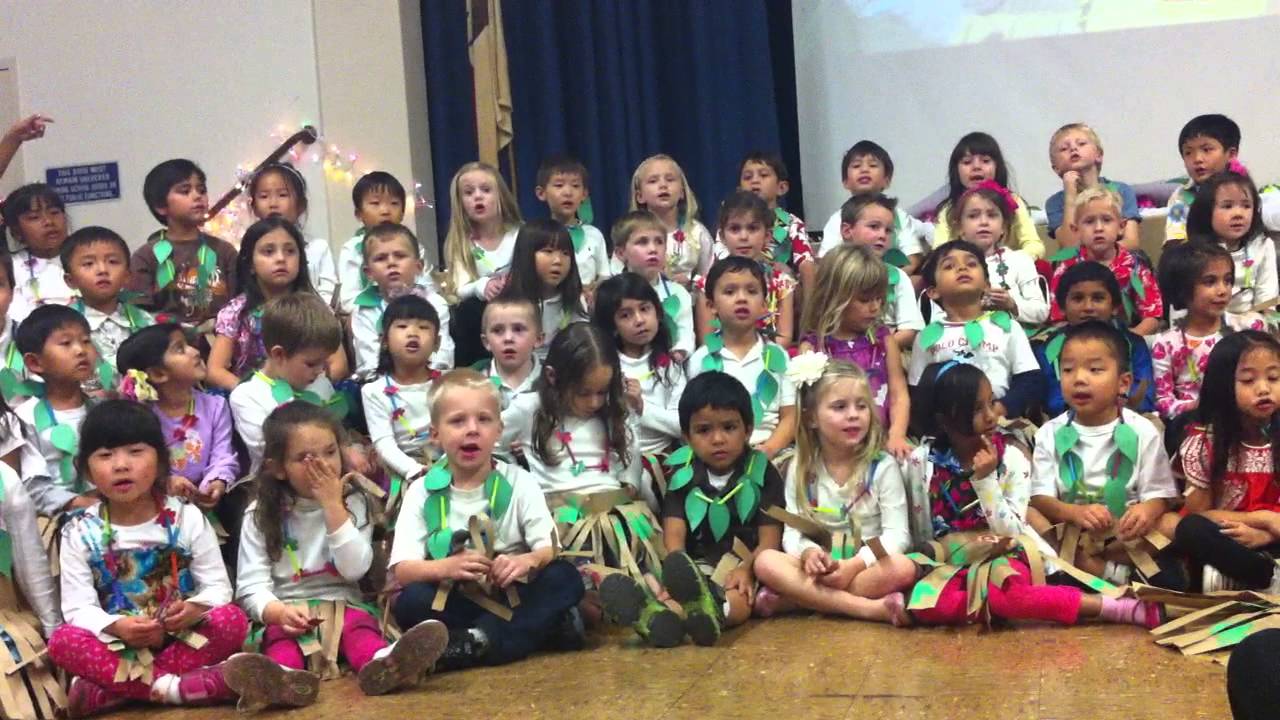 Auld Lang Syne-Celine Kindergarten Class-Xmas 2012 - YouTube