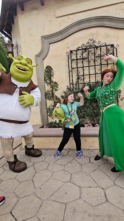 Fart Dance & Smelling Armpits with Shrek & Fiona - YouTube