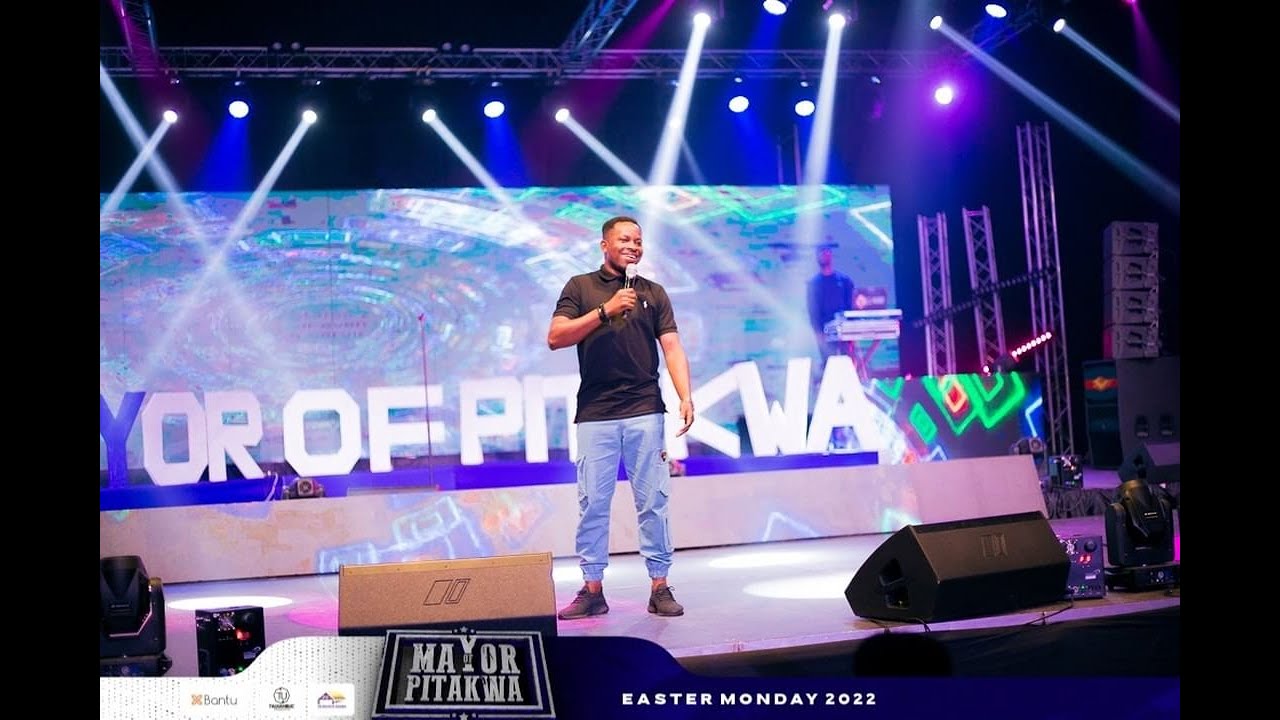 Forever Comedian will make you laugh so hard - YouTube