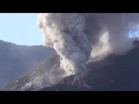 Indonesia Volcano Erupts : Mount Rinjani, Lombok Indonesia - YouTube