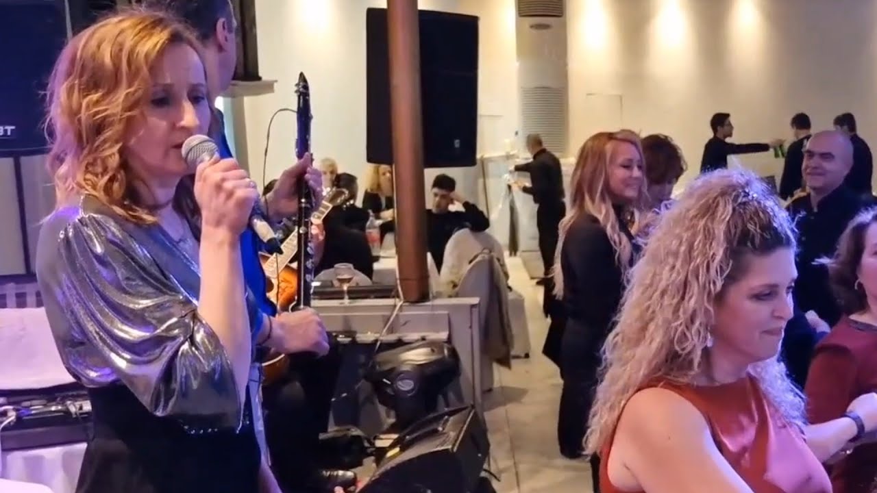 Φεγγάρι μου αργά αργά -Εγώ της είπα της καρδιάς πιο λίγο ν' αγαπάει ...