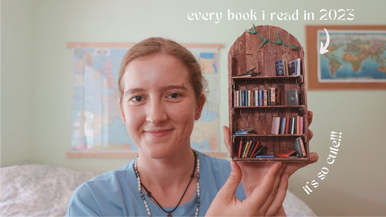 making a miniature bookshelf // for all the books I read in 2023 - YouTube