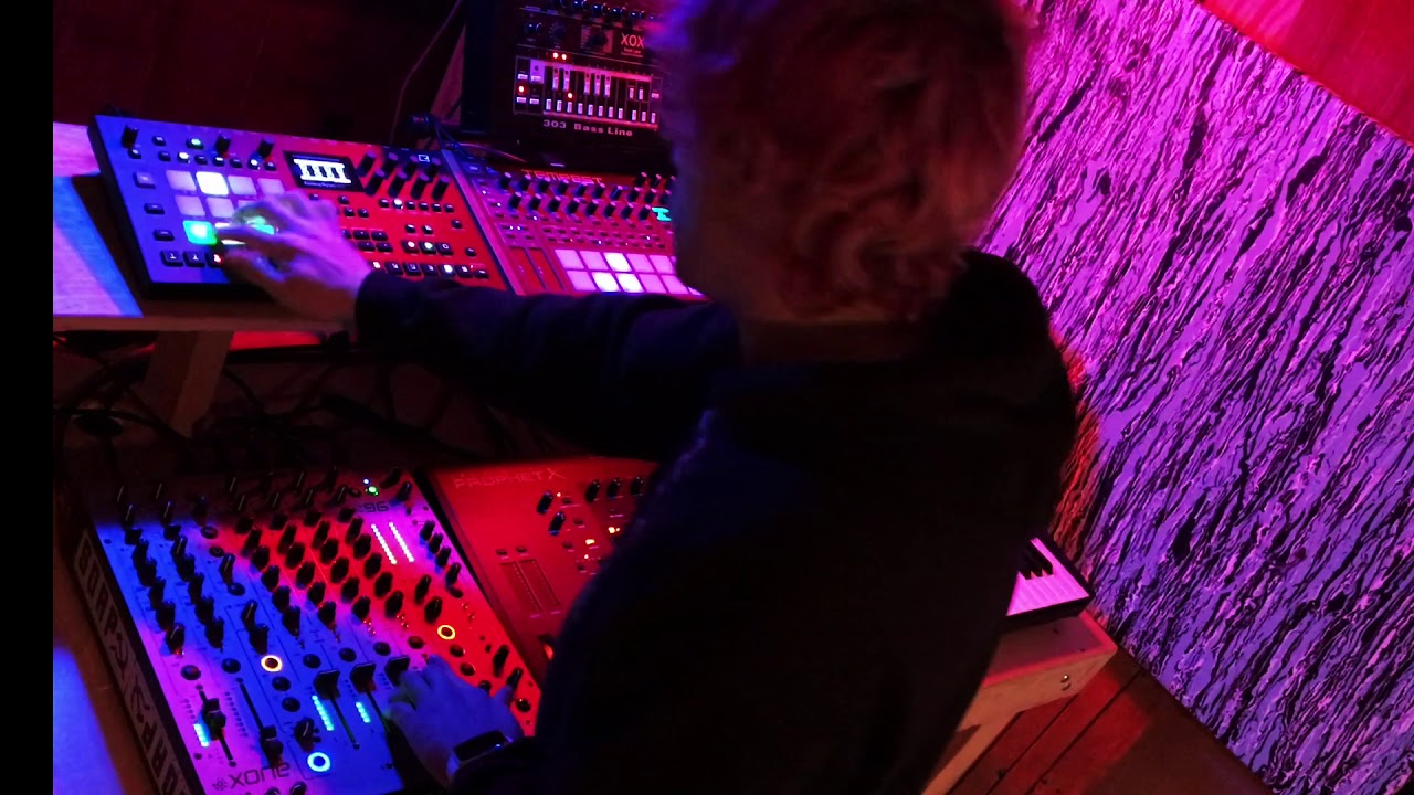 20201201 138 bpm Techno - YouTube