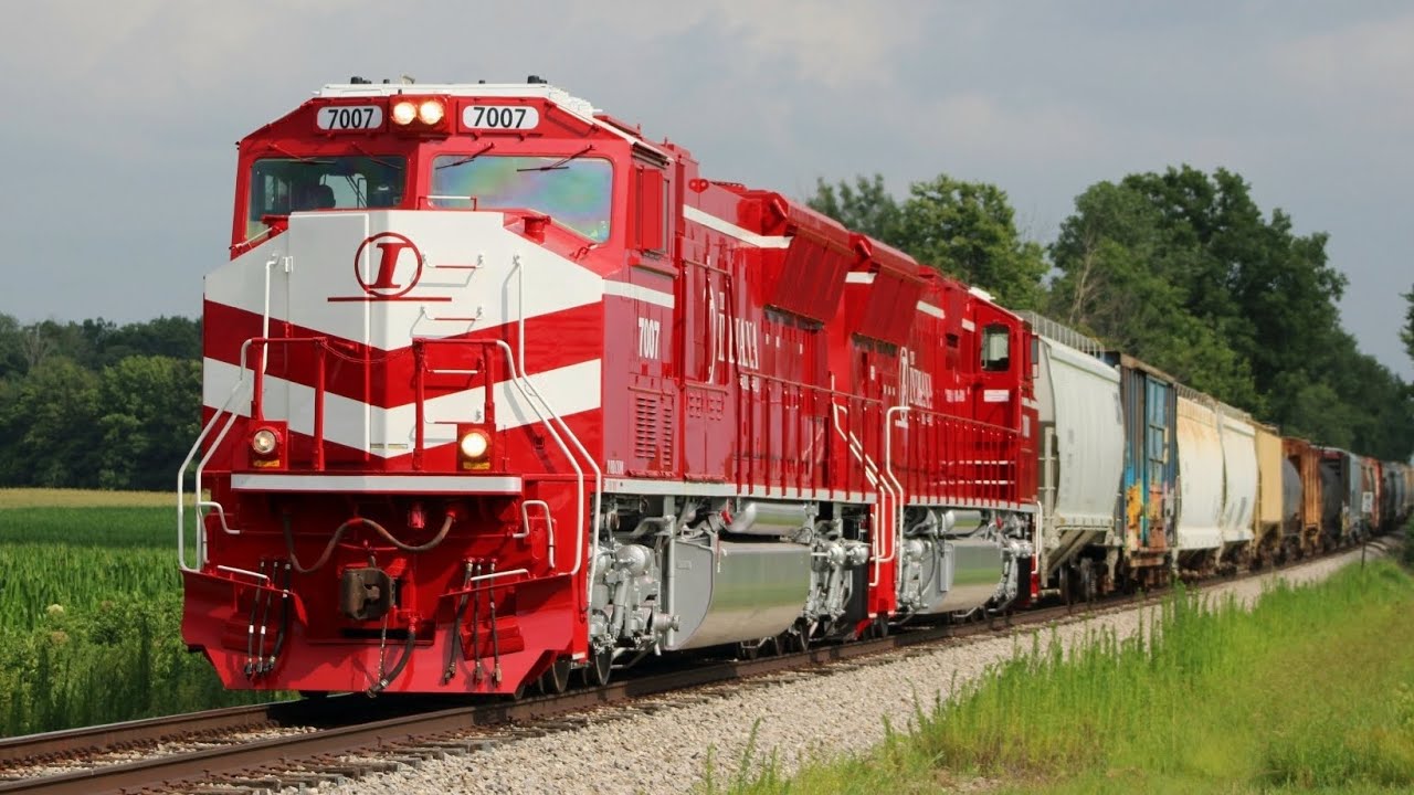 First Run! Fresh INRD SD70Ms 7007 and 7008 Lead HWTHT through Blackhawk ...