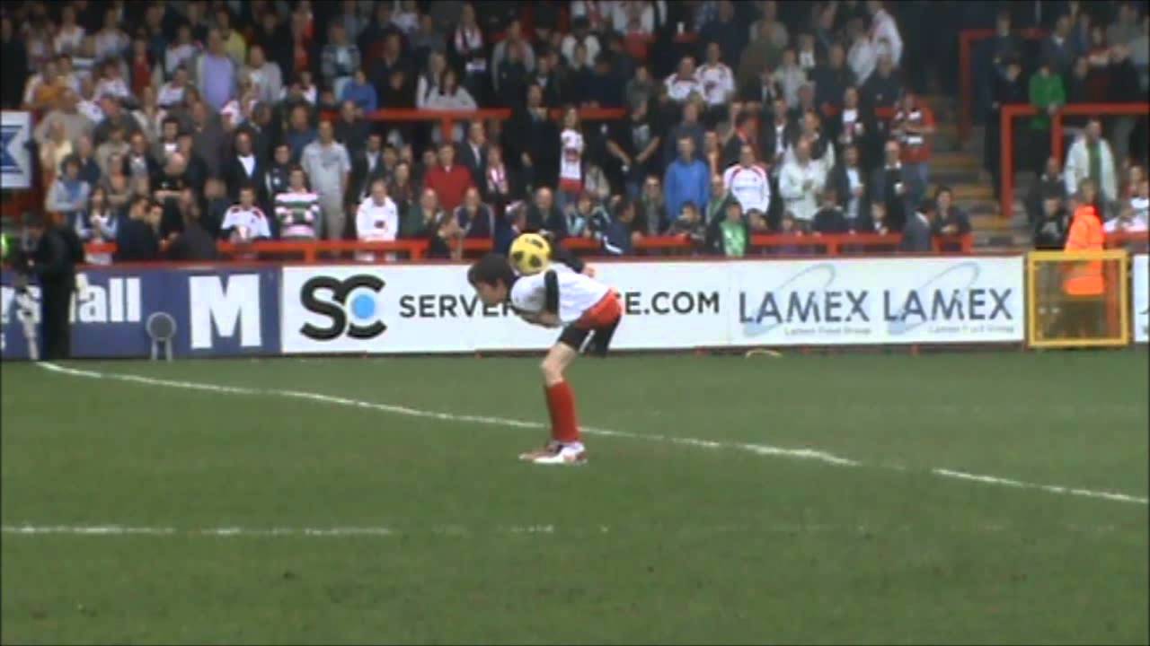 Josh Clancy Football freestyle - Stevenage FC - YouTube