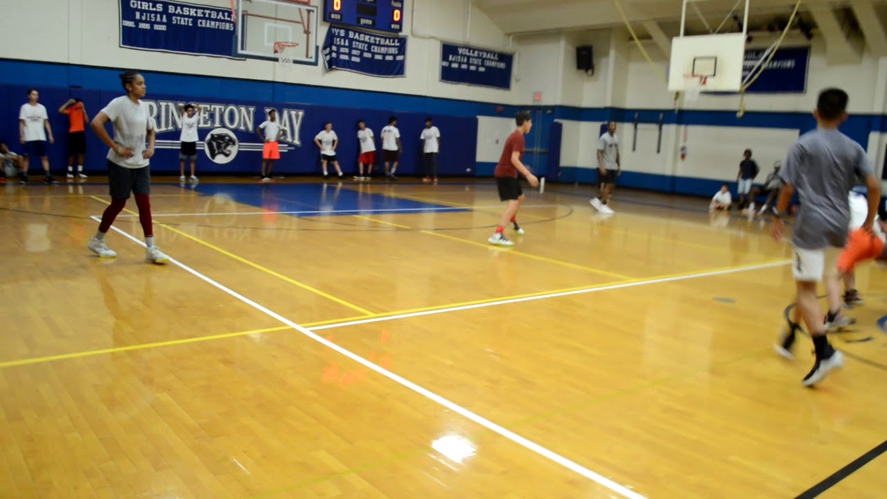 La'Keisha Sutton Throws Alley Oop at Nike Basketball Camp - YouTube