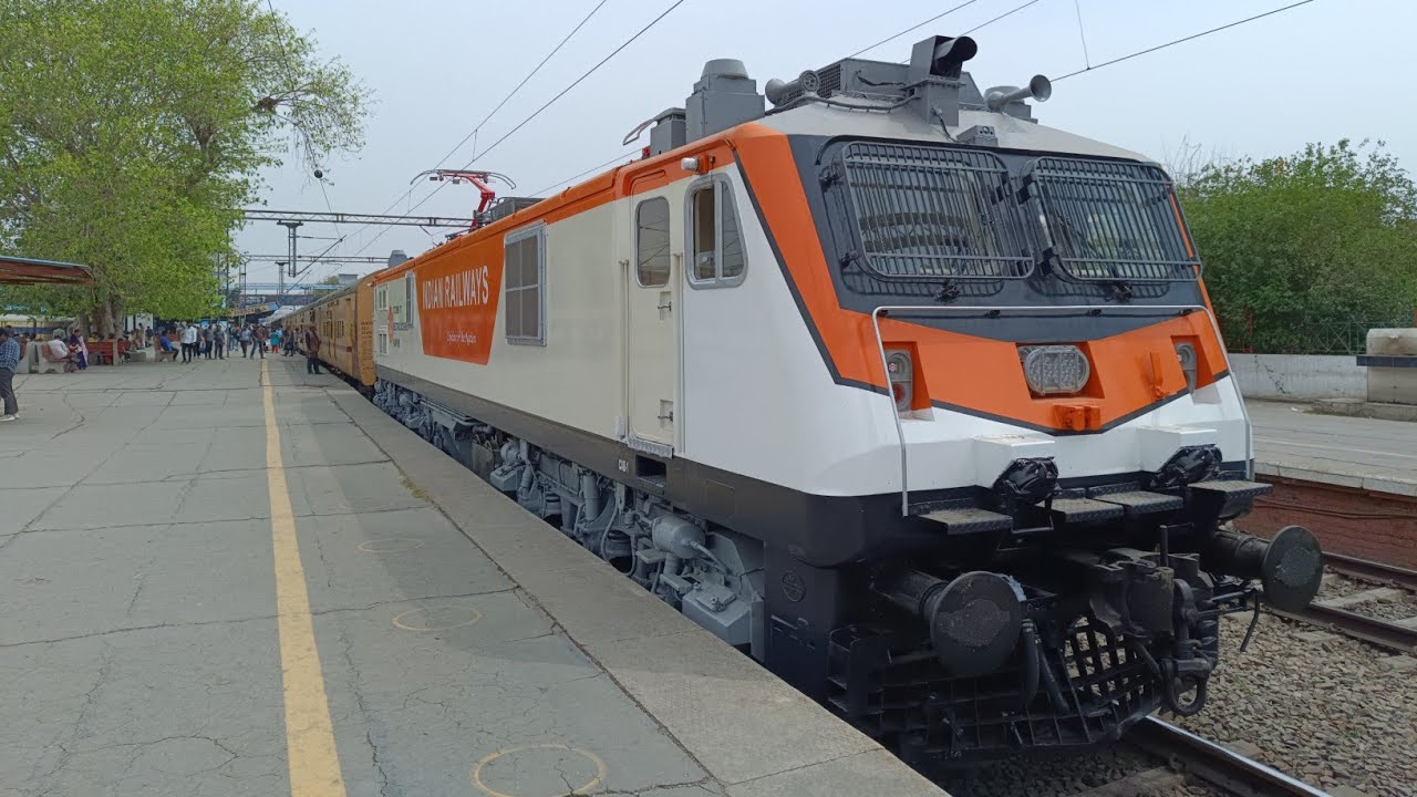 Urinal Fitted Cab 37296 WAP-7 From Electric Loco Shed Kanpur Departed ...