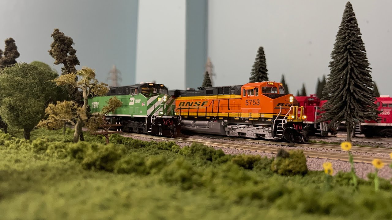 Short BN Grain Train HO Scale - YouTube