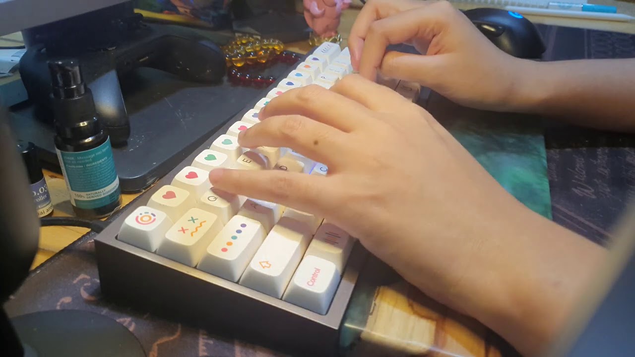 Keyboard typing test: Holy panda switches (my first custom keyboard ...