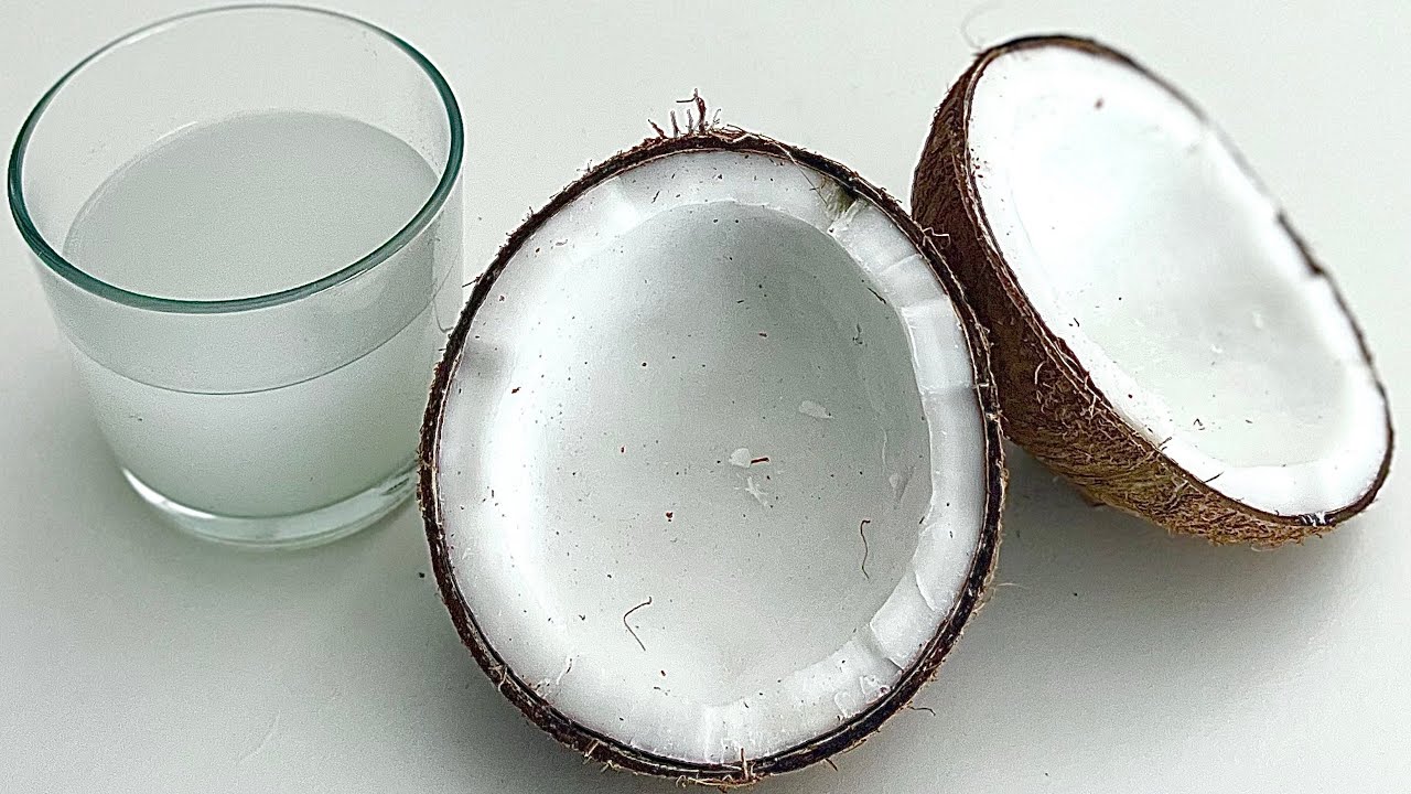 How to Split a Coconut in Two Perfectly Equal Halves without Tools or ...