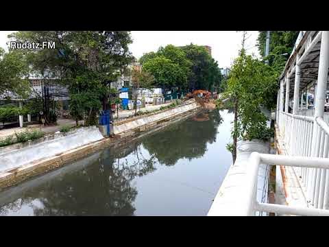 Masih Berlanjut! Progres Revitalisasi Kali Ciliwung Segmen Pasar Baru. - YouTube