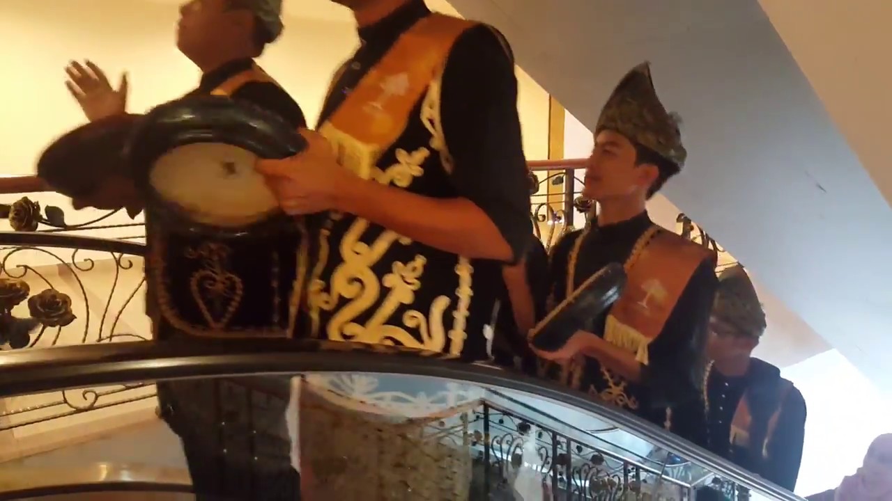 Malay Kompang Music Malaysia - YouTube
