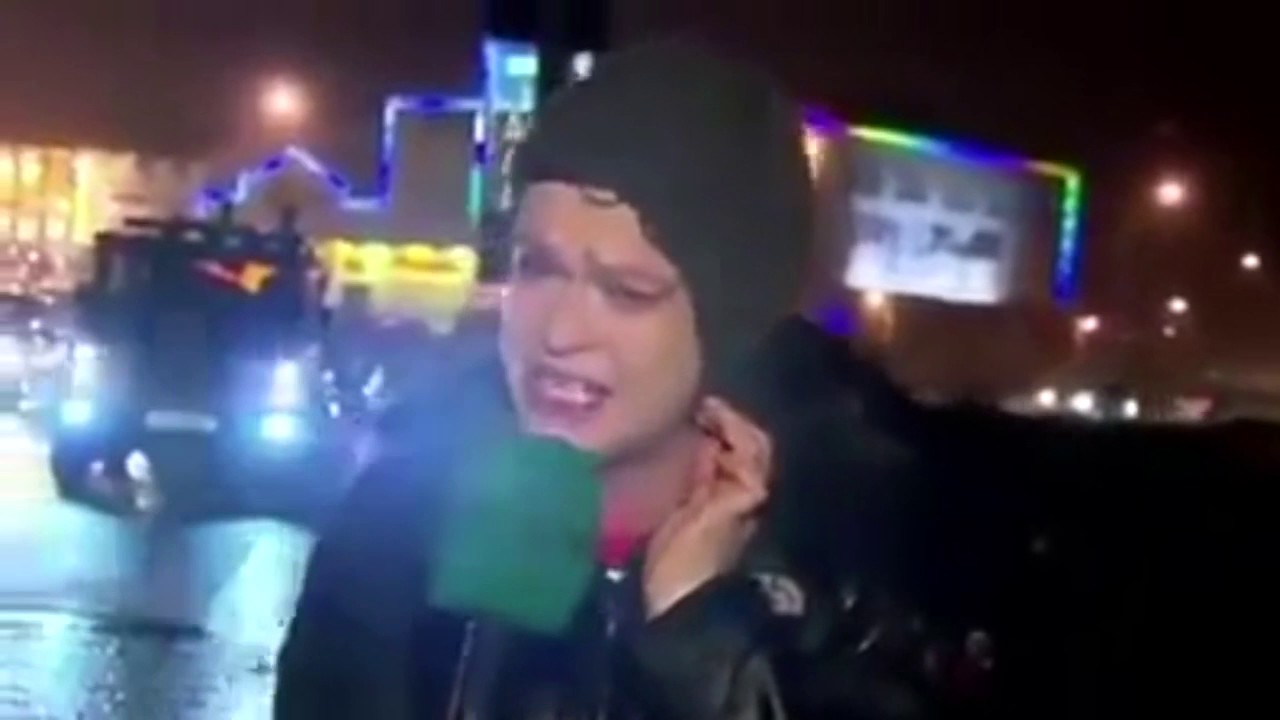 New reporter gets hit by stop sign - YouTube