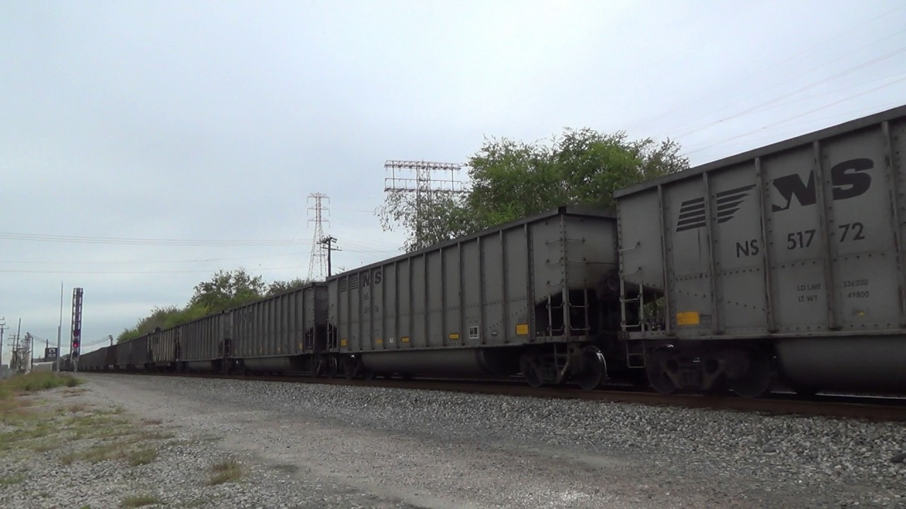NS 8405 (GE C40-8W) leads NS 820 - YouTube