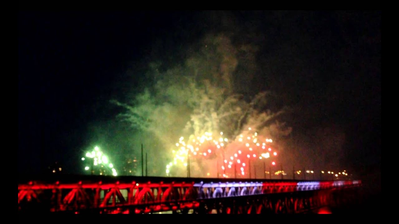 Edmonton, Alberta, Canada - 2014 Canada Day Fireworks - YouTube