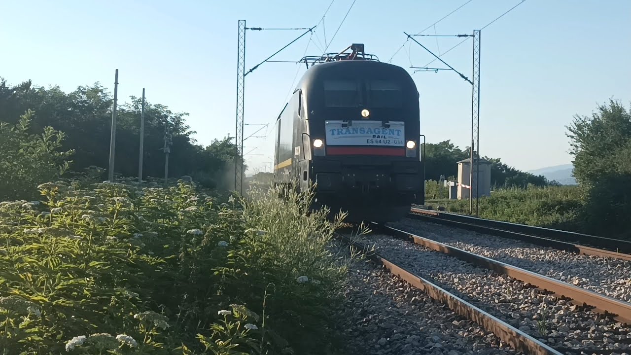 BRCE 182-534 GOING SOLO AS TRAIN NUMBER 72915 WHILE PASSING RAILWAY ...