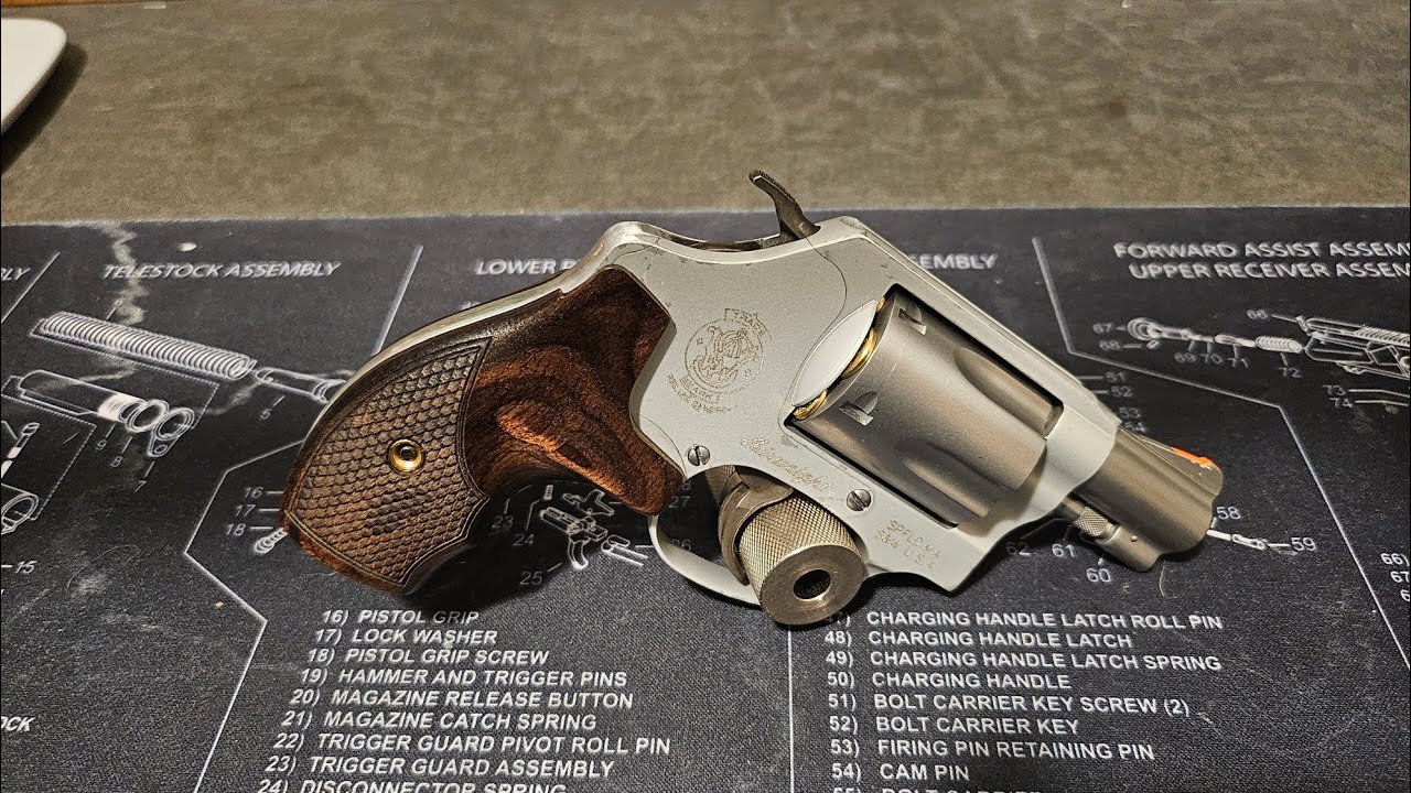Smith and Wesson 637 airweight - YouTube