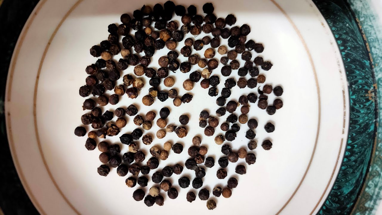 HOW TO CRUSH PEPPER BY HAND | HOW TO POUND BLACK PEPPER | HOW TO CRUSH ...