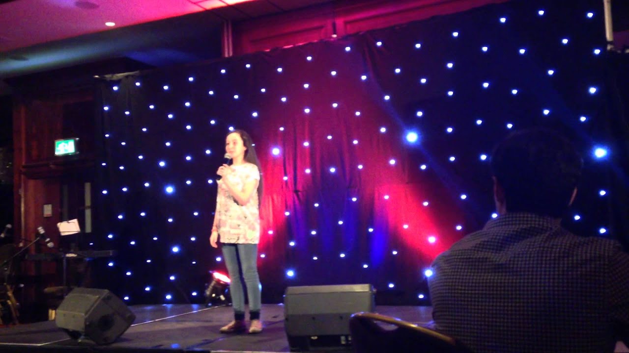 Izzy singing Fandom song (Royals cover) - YouTube