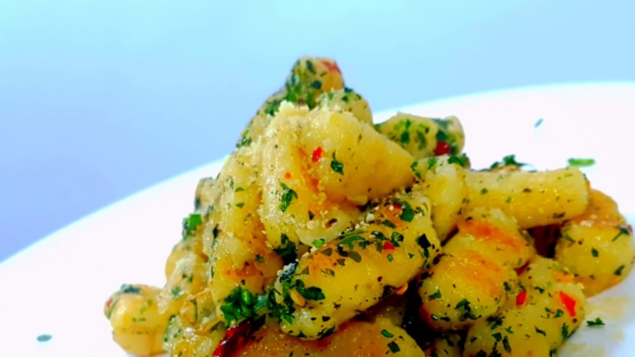 Easy home made potato gnocchi pasta - YouTube