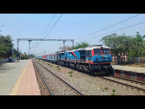 19667 Palace Queen Express Brings Captain America Livery WDP4D - YouTube