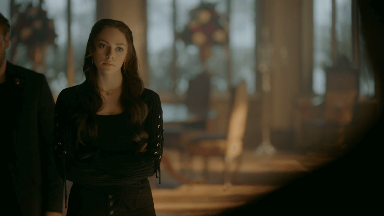 Legacies 4x14 Hope can't figure out a way to take down Ken - YouTube