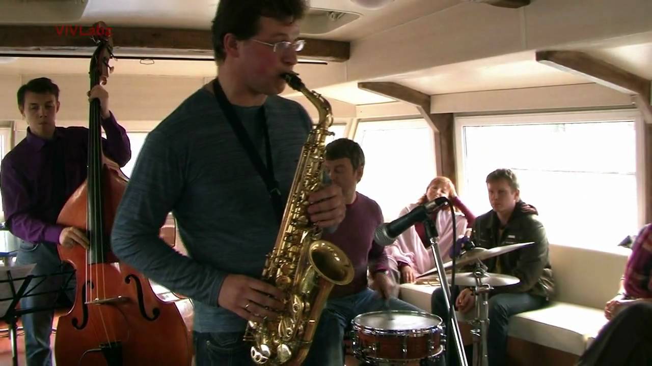 Nancy (With the Laughing Face) - YouTube