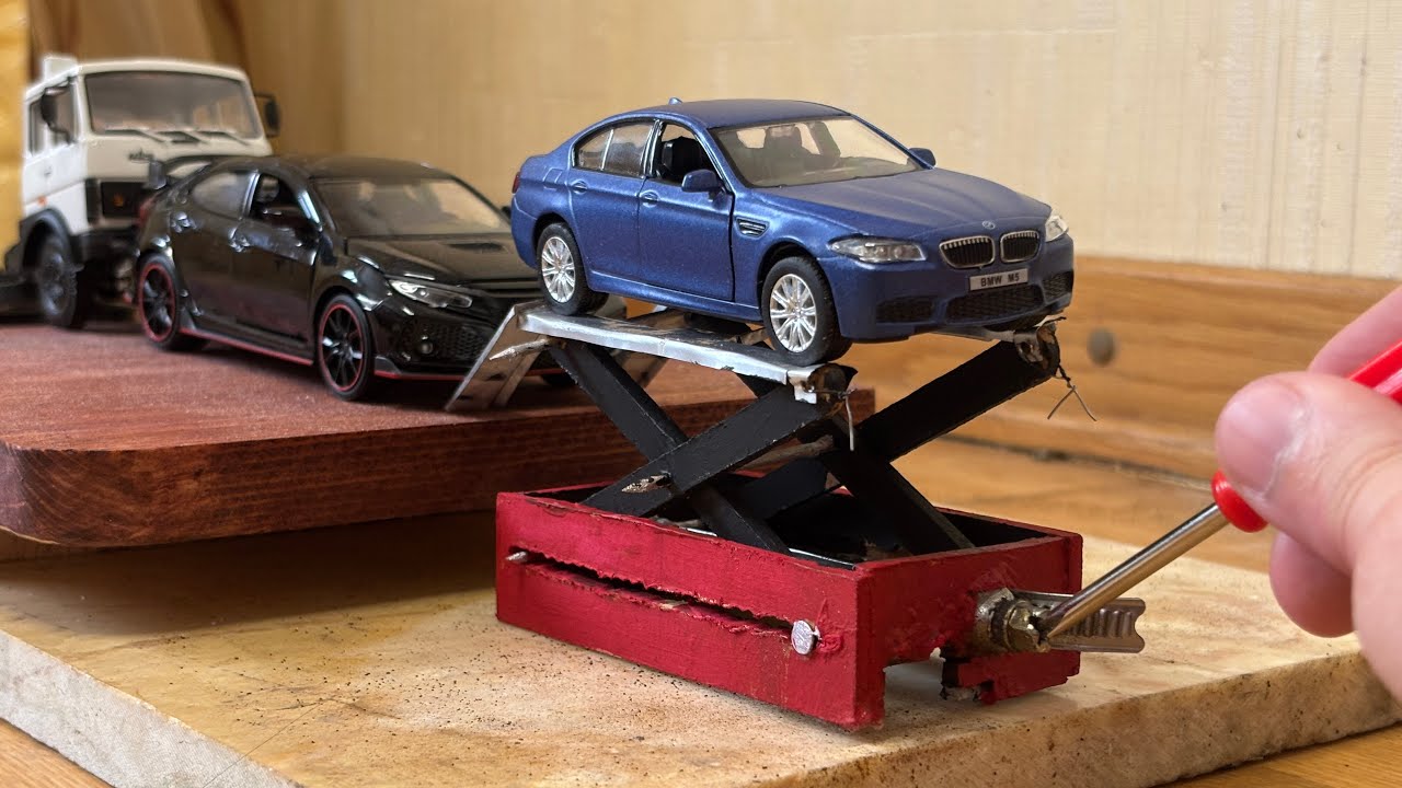 "I Built a Mechanical Mini Car Lift for 1/32 Scale Models – DIY Garage ...