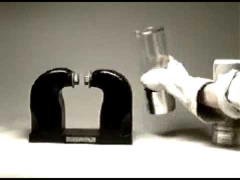 Demo of Liquid Oxygen's paramagnetism - YouTube