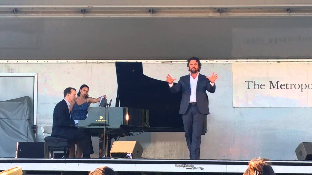 John Moore- "Fin ch'han dal vino" from "Don Giovanni" Mozart - YouTube