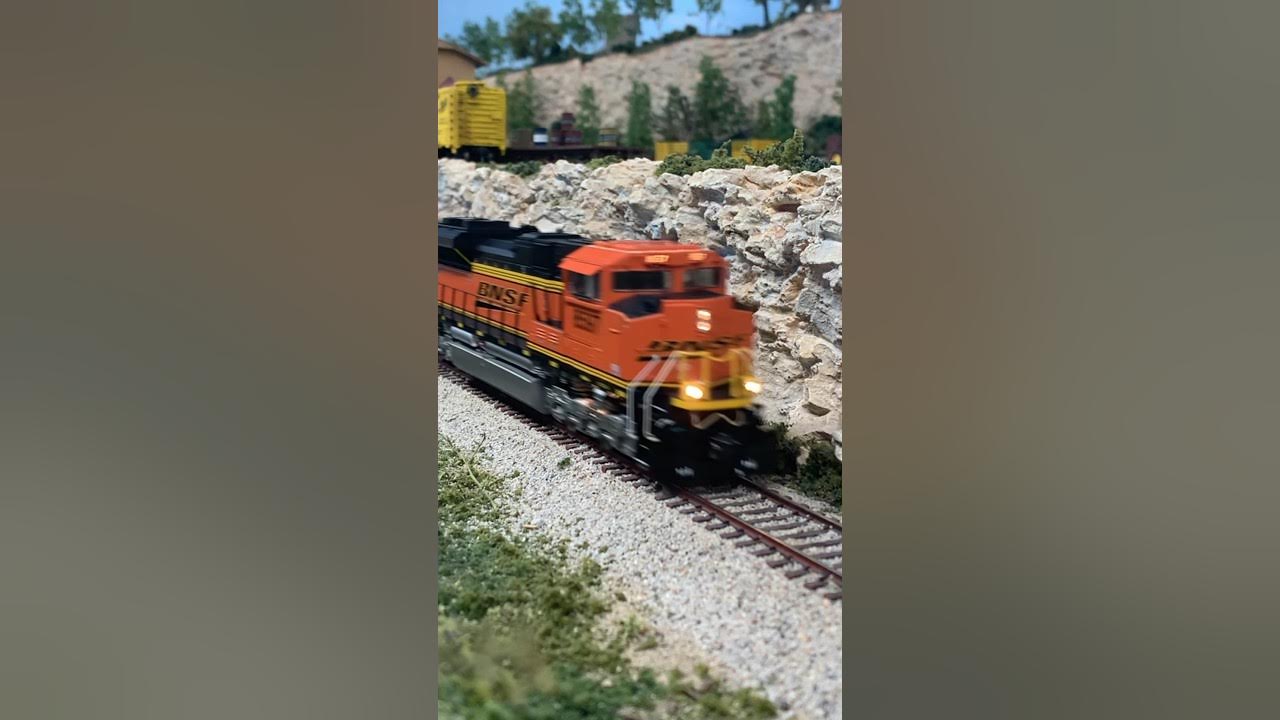 BNSF 8597 On The Waco Sub SAMRA #modeltrains #texas #hoscale #funrun #waco #bnsf #bnsfrailway # ...