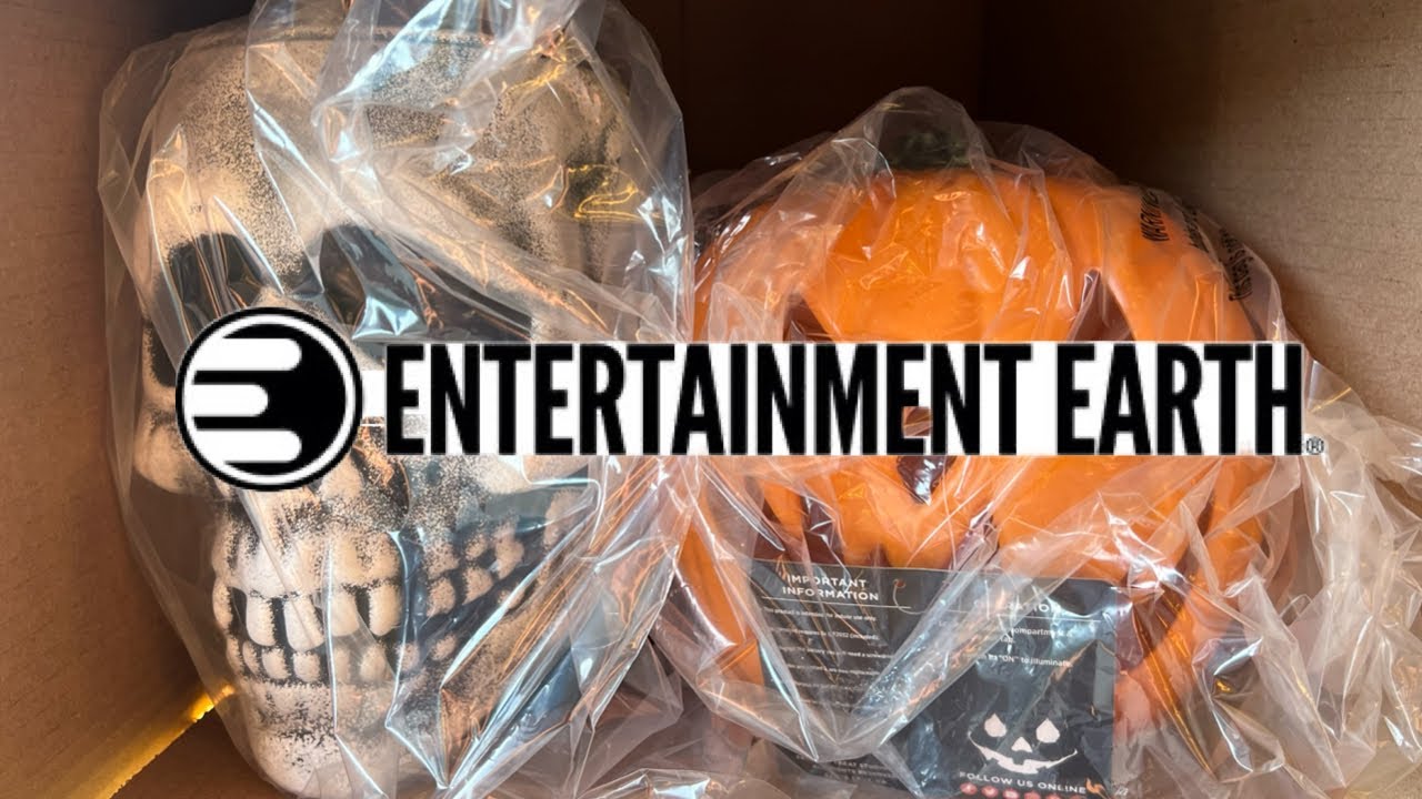 A scary unboxing from Entertainment earth - YouTube