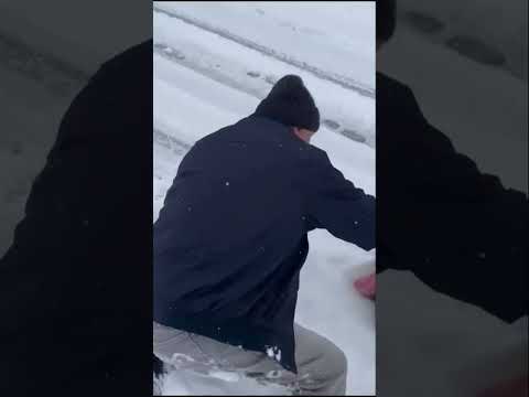 Torun “Dede!” dedi… Sonrası efsane! 😂❄️ #shorts