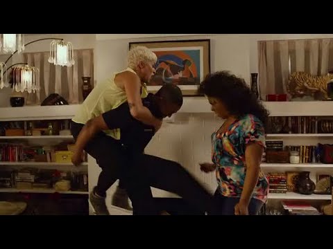 Çakma Polisler Kadınların Kavgasını Ayırıyor #1  Çakma Polisler