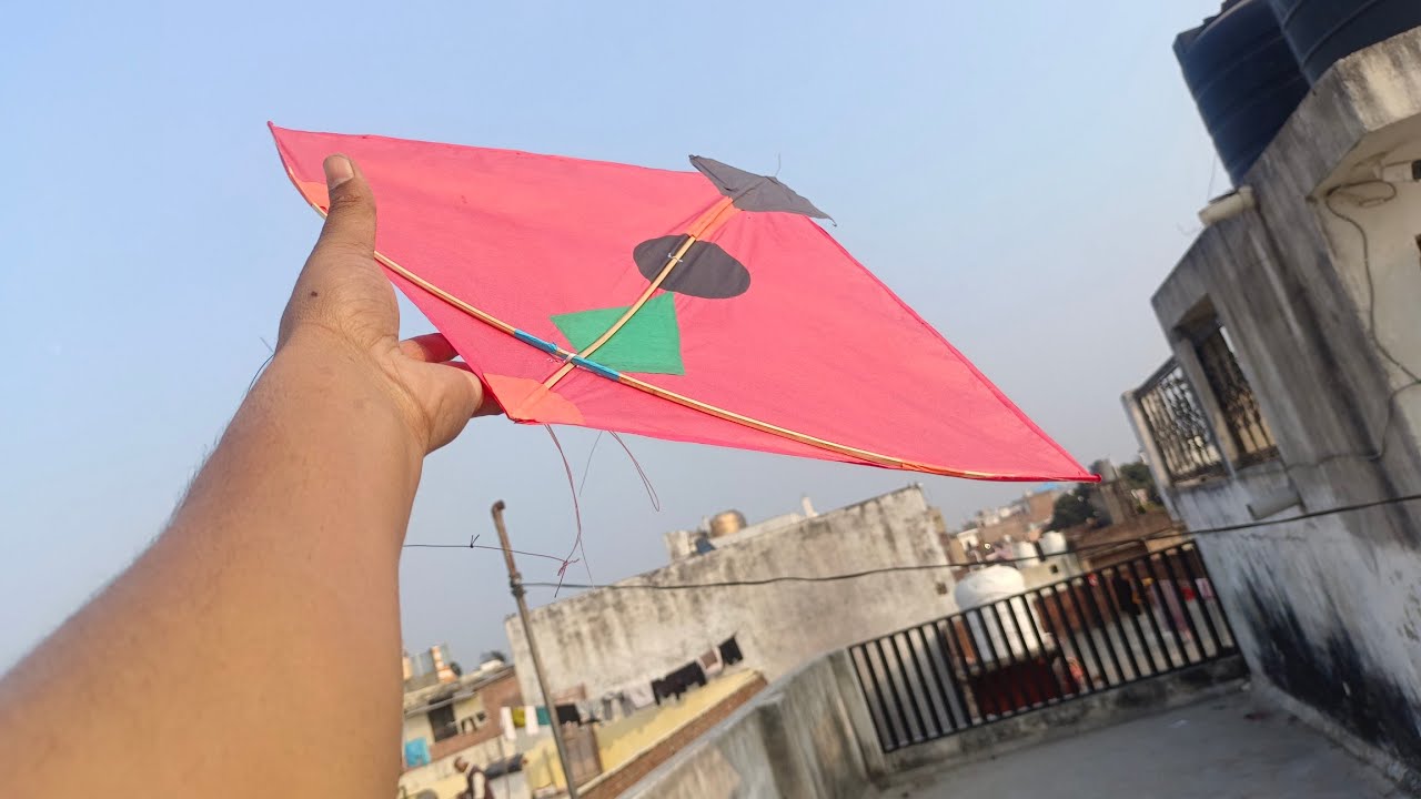Kite Caught Kite looting on roof kite catching - YouTube